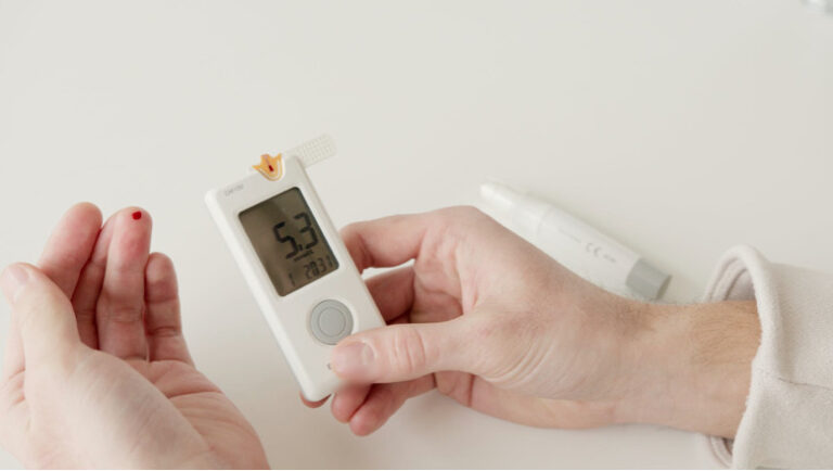 How to Manage Diabetes at Work - sheCareer